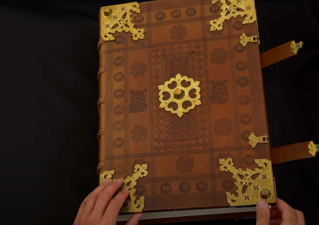 5 rarest books from history | Amaze Trivia